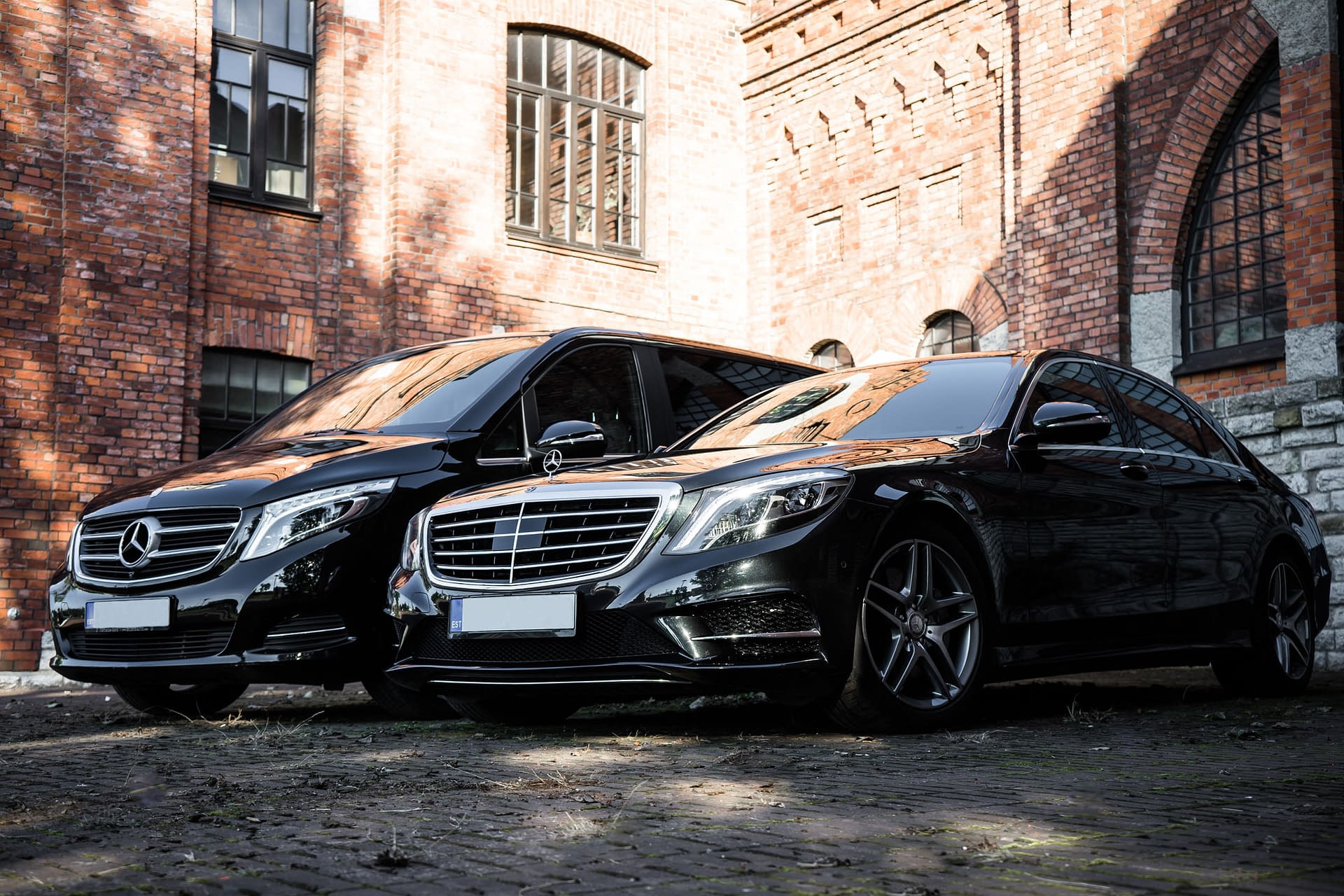 VÄIKEBUSSI RENT, pulmaauto rent, juhiga autorent. Head autod,hea hind.